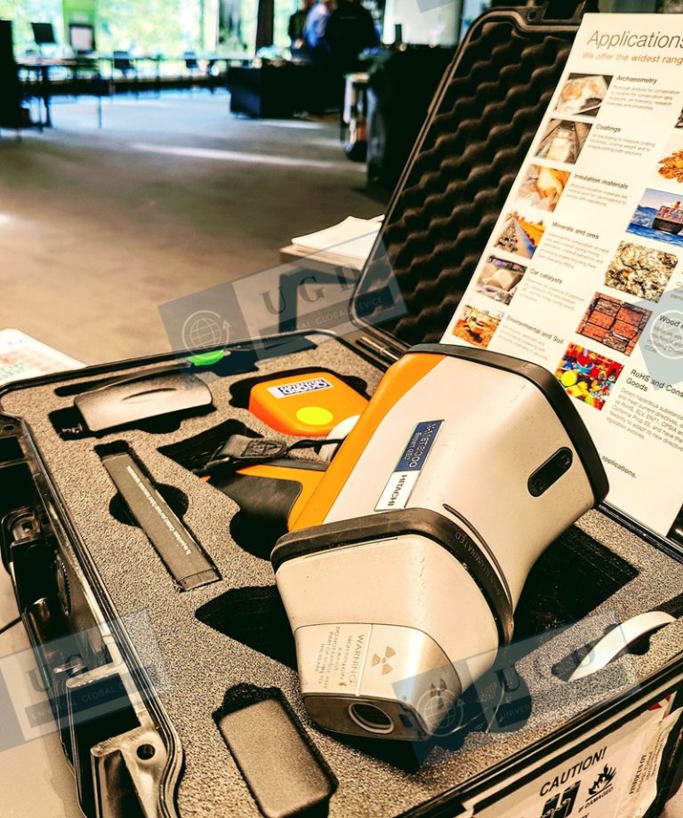 Hitachi X-MET8000 Expert Geo XRF Analyzer - Universal Global Device