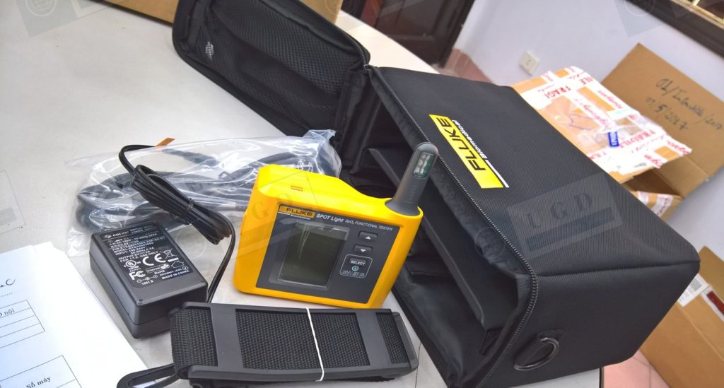 Fluke ProSim 8 Vital Signs Simulator with SpO2 - Universal Global Device